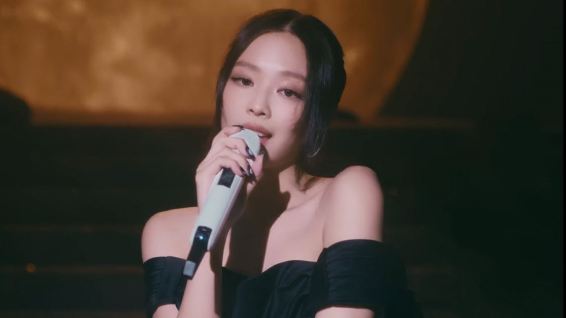Jennie de BLACKPINK impresiona con su talento en vivo en la inesperada versión jazz de "You & Me ...