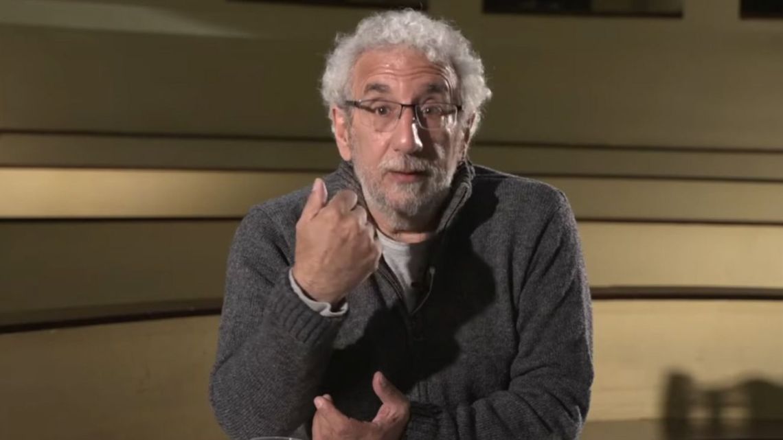 Pablo Alabarces: "Es necesario establecer un frente democrático para ...