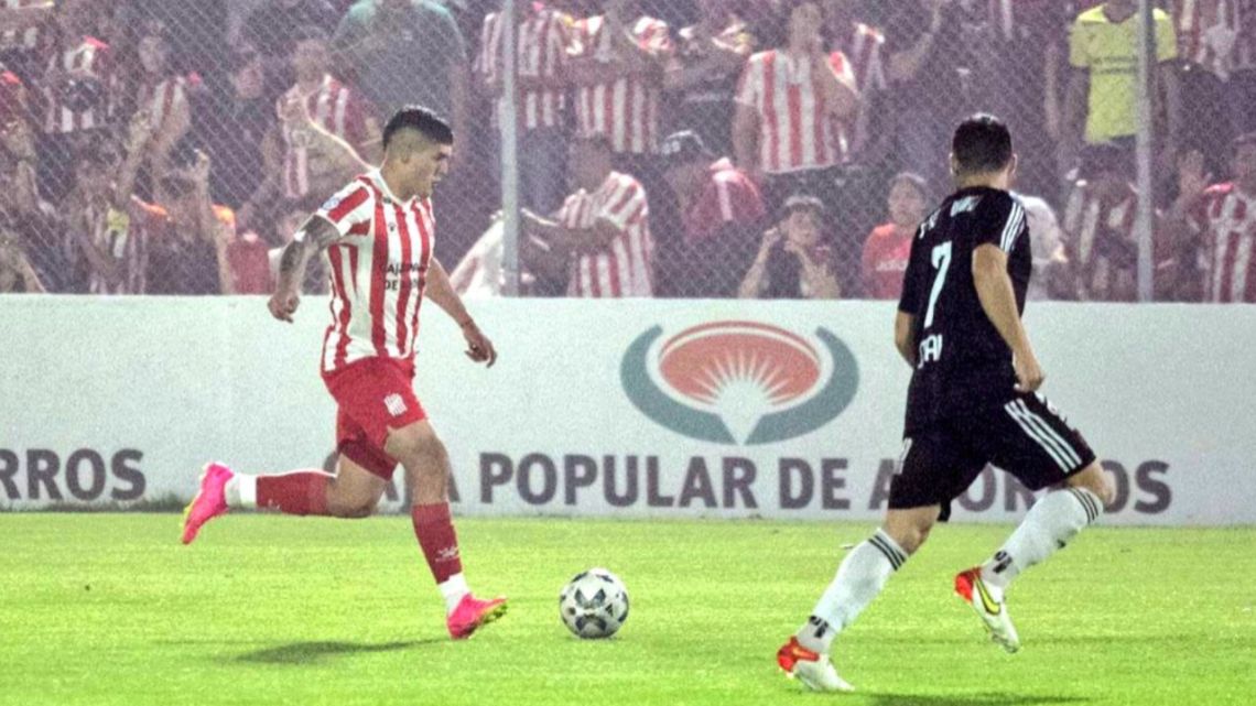 El escandaloso arbitraje de Diego Ceballos en San Martín de Tucumán ...