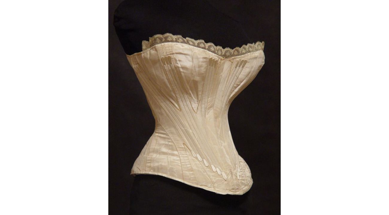 Encorsetadas’’: el corset y sus transformaciones | Caras