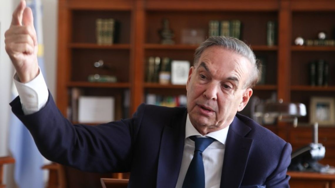 Miguel Ángel Pichetto: "El Gobierno quiere vender el edificio del ...