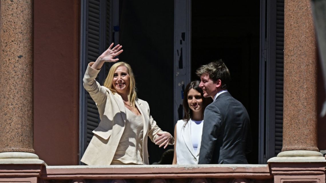 La emoción de Javier Milei en la jura de su hermana como secretaria ...