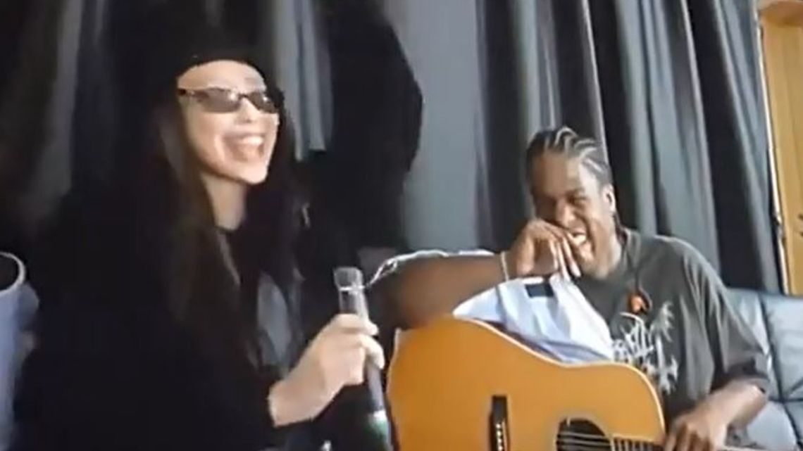 Jennie Kim apareció en el recital de Daniel Caesar, su participación causó impacto y el video ...