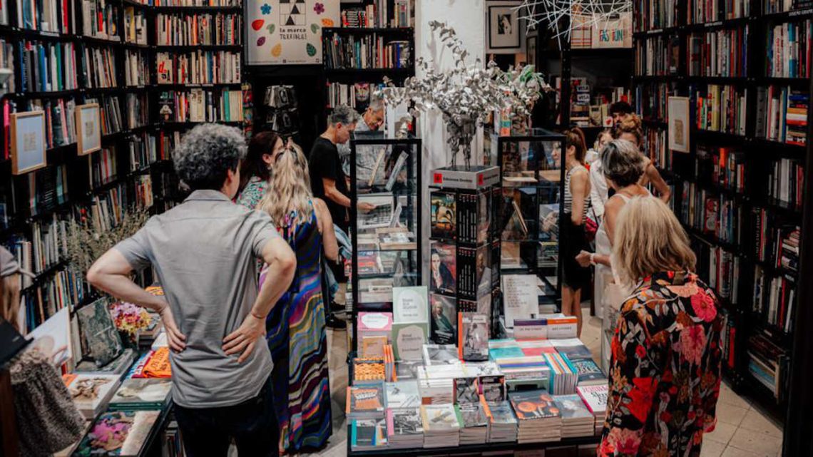 El Pasaje Rivarola se vistió de fiesta para anticipar la celebración ...