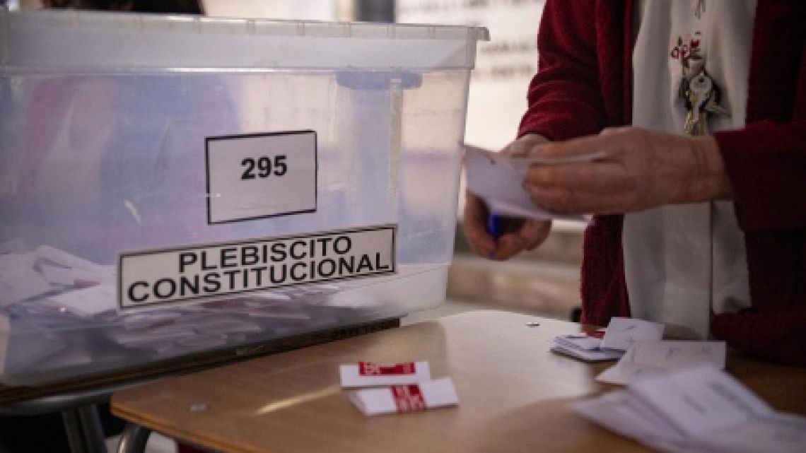 Chile rechazó el proyecto de la nueva Constitución en el plebiscito ...