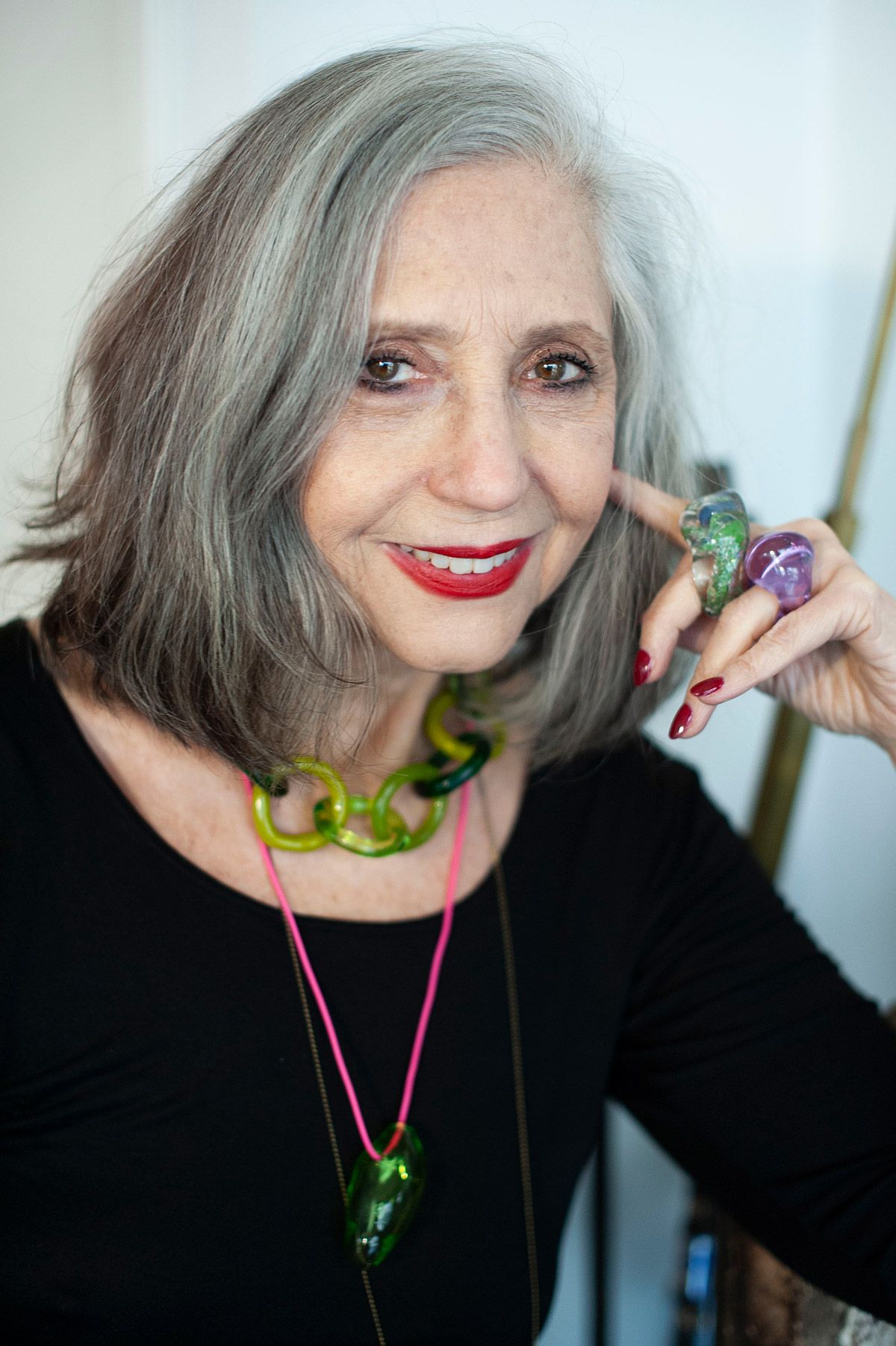 Luz Arias: el universo de la joyera contemporánea que crea piezas ...