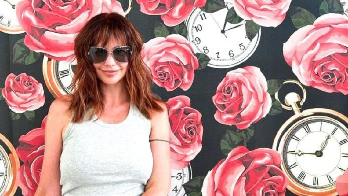 Color cobrizo y desmechado, el espectacular cambio de look de Romina ...