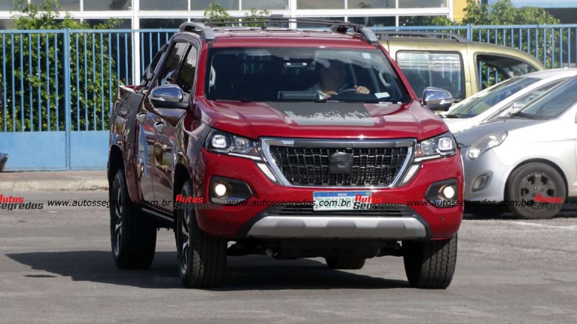 Stellantis compara la Fiat Titano con la Peugeot Landtrek | Parabrisas
