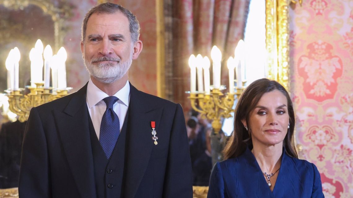 La reina Letizia recuperó las joyas usó hace 20 años en su compromiso con Felipe VI | Perfil