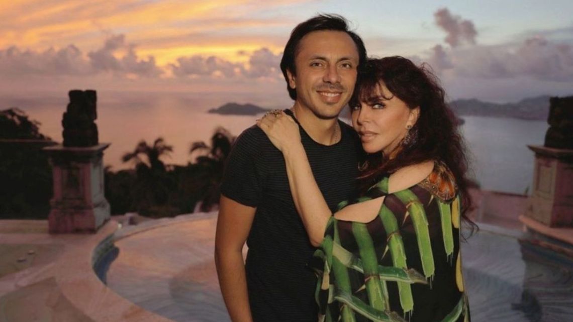 El hijo menor de Verónica Castro, Michelle Castro, es cineasta y ...