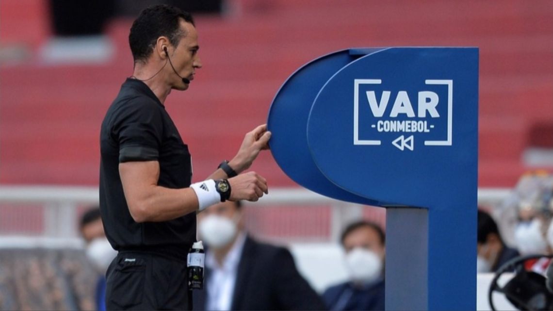 Bomba: Conmebol implementará un novedoso cambio en el VAR | 442