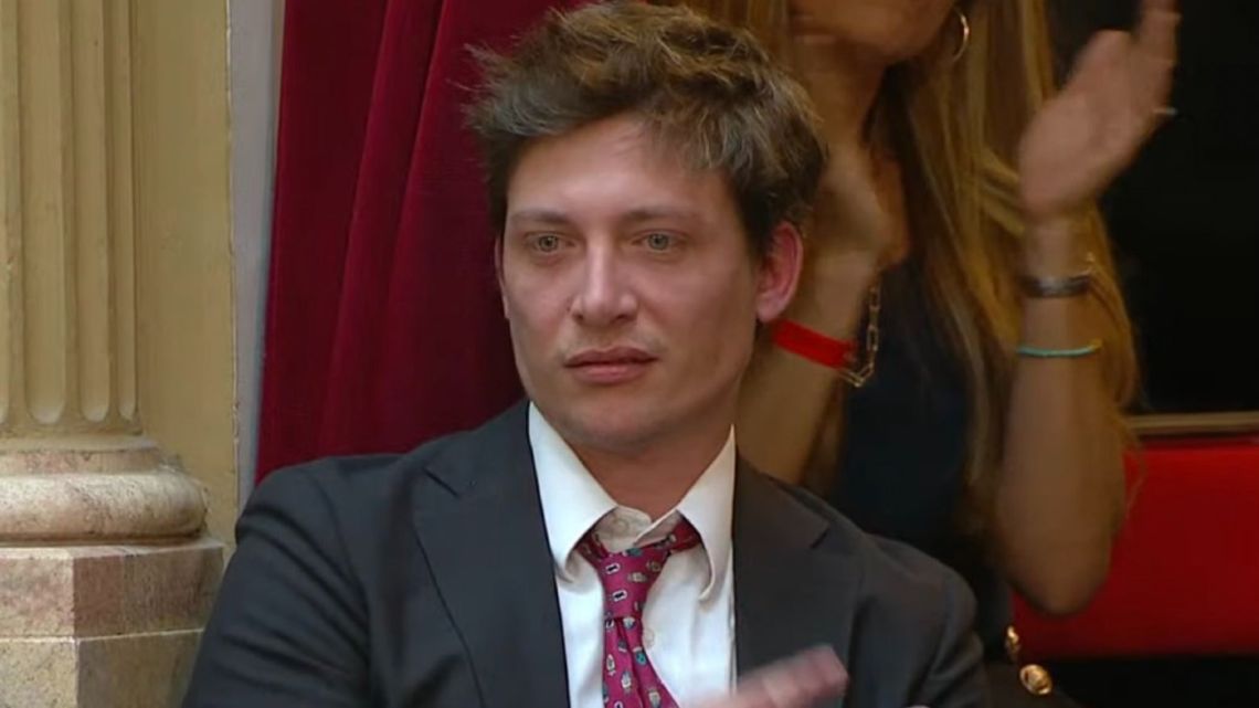 El video de Santiago Caputo en el Congreso durante el discurso de ...