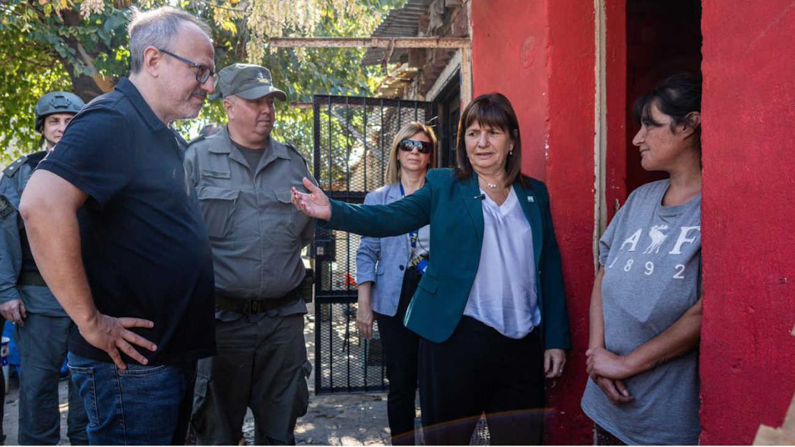 Valenzuela y Bullrich participaron de la llegada de más fuerzas federales en Fuerte Apache | Perfil