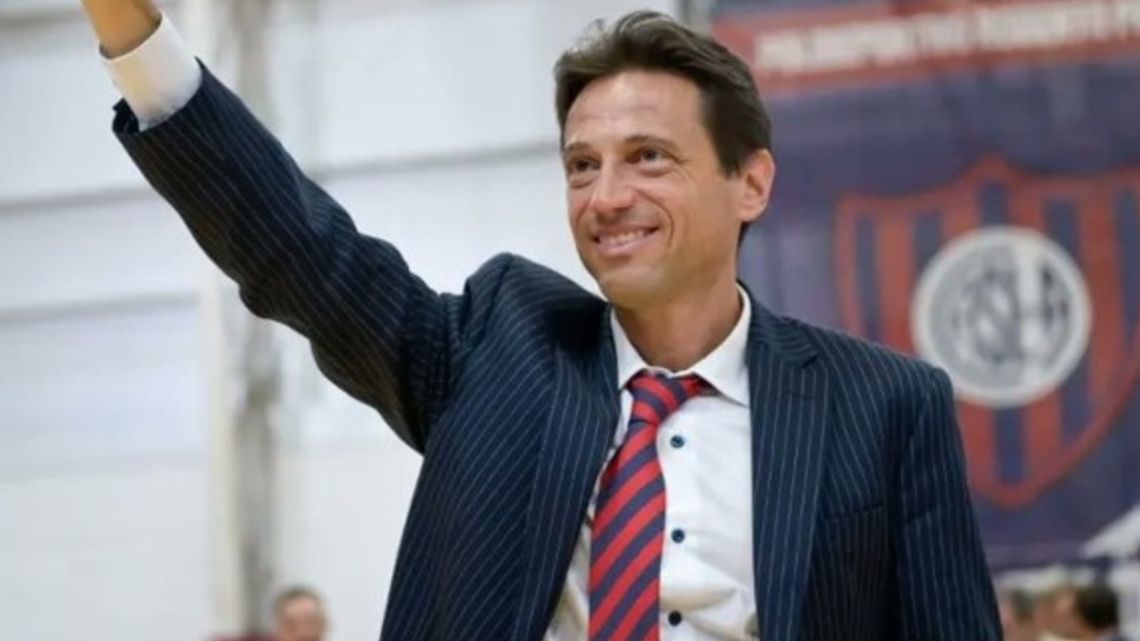 Marcelo Moretti sigue sin paz con San Lorenzo: una hincha lo apretó de ...