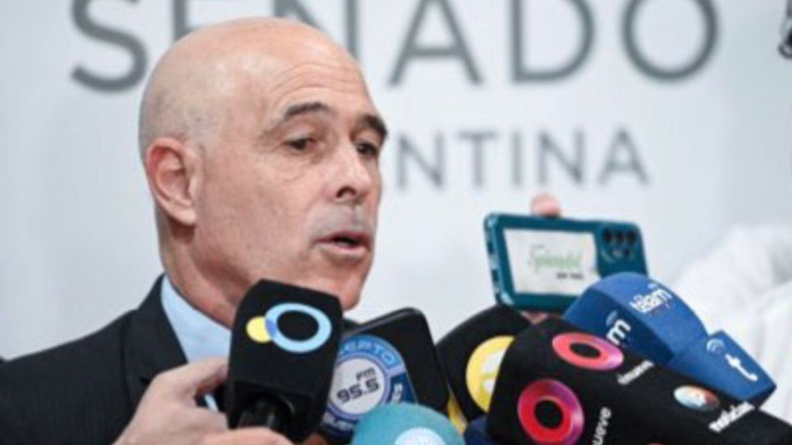 La peor semana de Abdala, el senador de los 20 asesores: fue denunciado ...