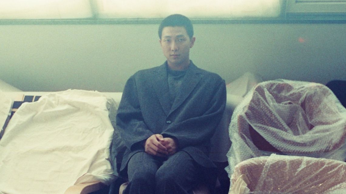 RM, de BTS, revela fotos conceptuales de su próximo álbum en solitario "Right Place, Wrong ...