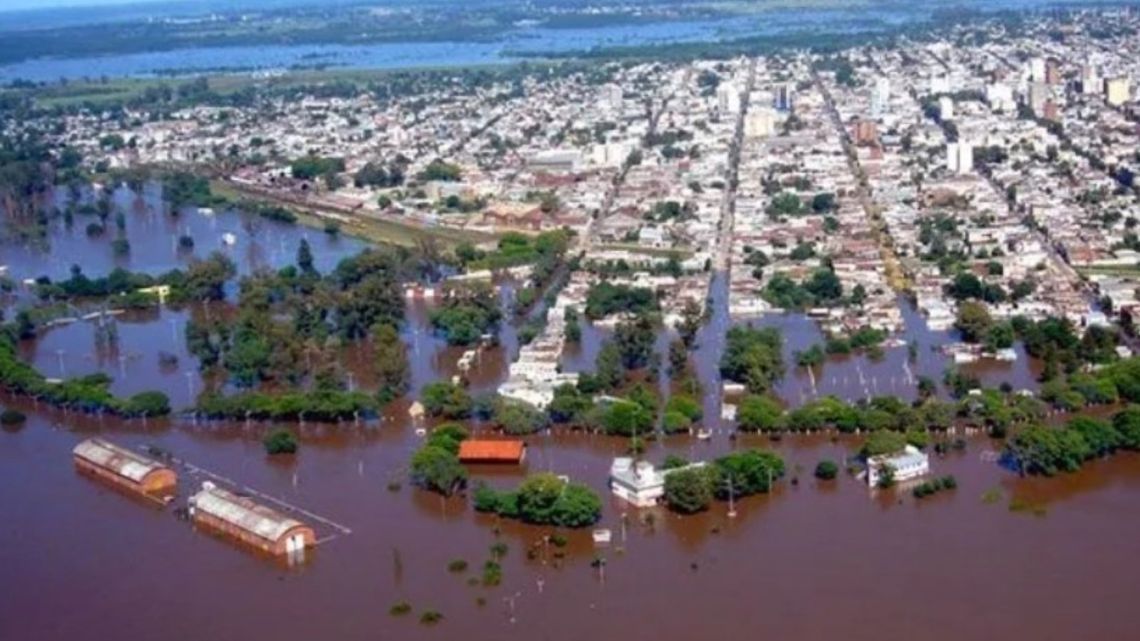 Inundaciones En Concordia Ya Son 568 Evacuados Por La Crecida Del Río