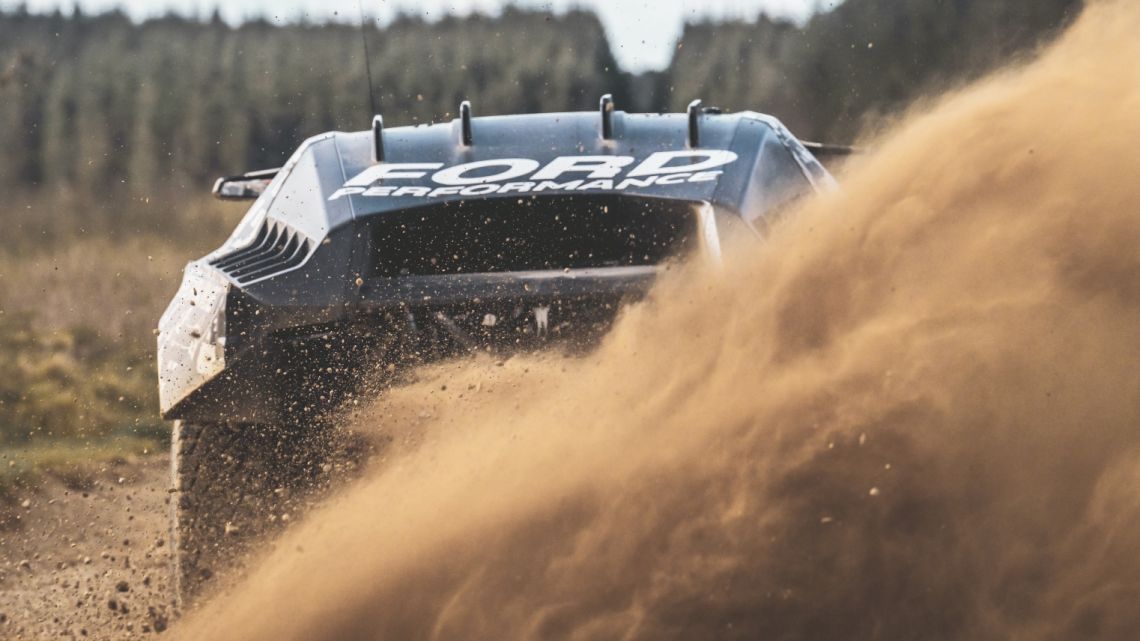 Primer vistazo al Ford Raptor que competirá en el Dakar | Parabrisas