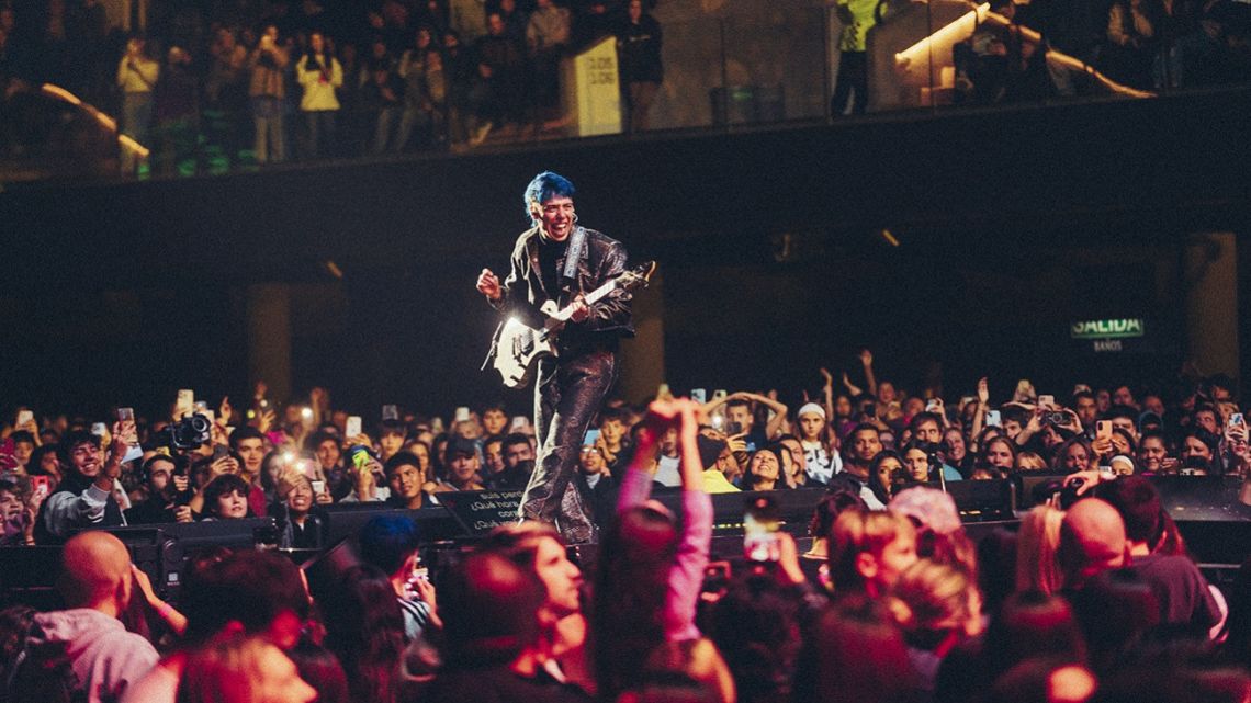 Luck Ra llevó la fiesta al Movistar Arena con "el baile del año" | Perfil