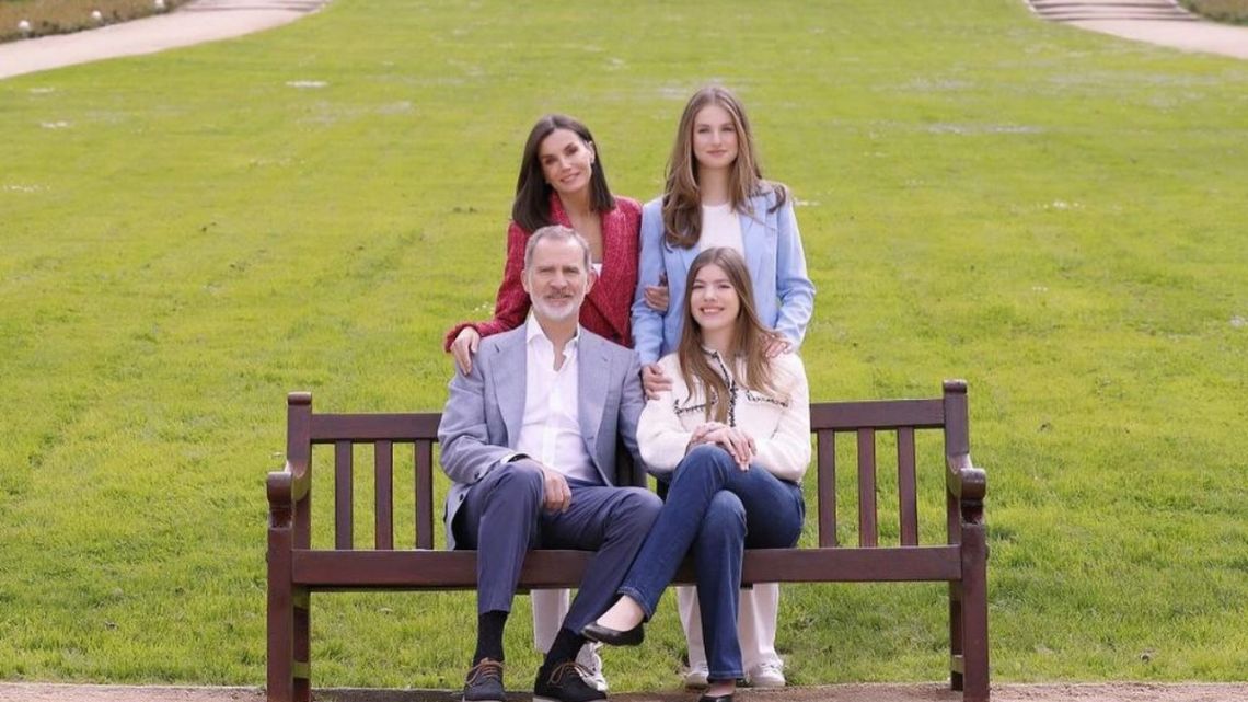 Si la Princesa Leonor renuncia a ser Reina de España, su hermana Sofía ...