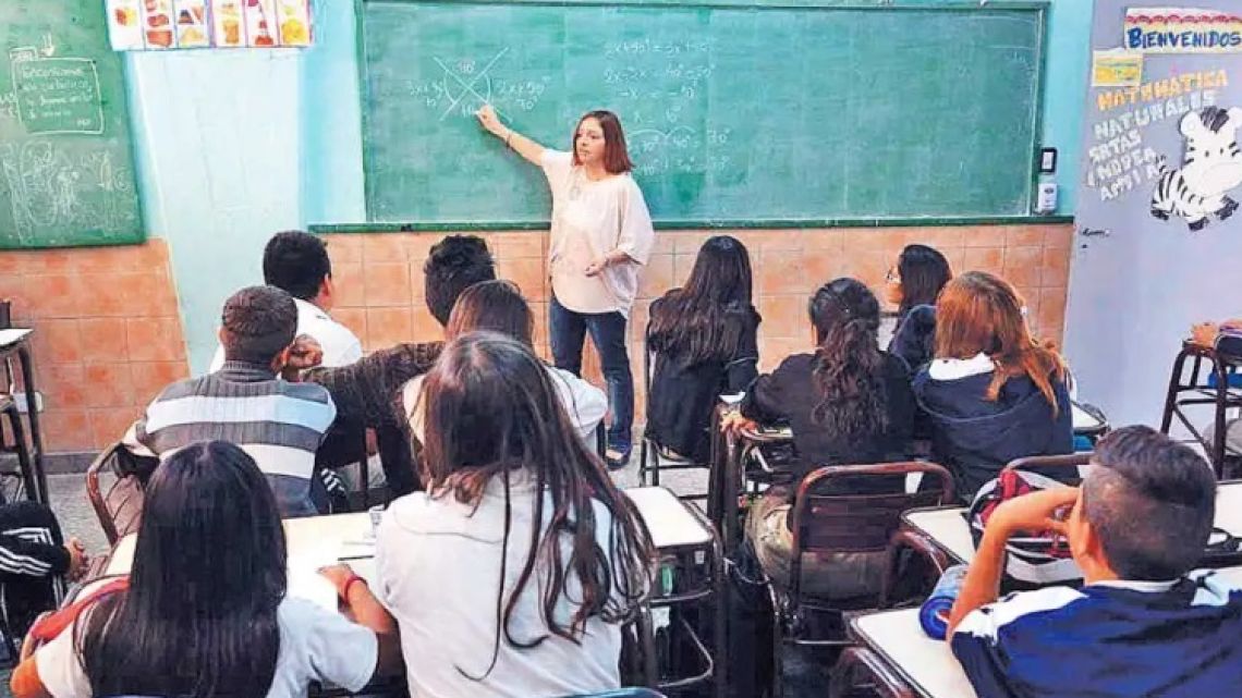 En Argentina el 22% de los alumnos de 15 años transitan su escolaridad ...
