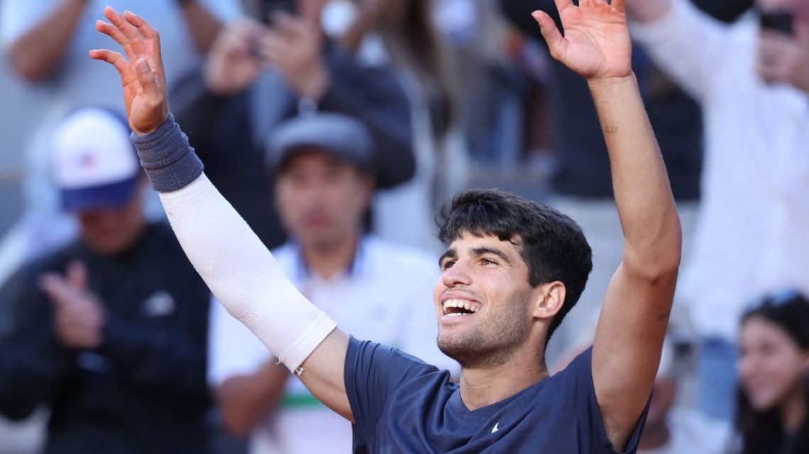 El tenista español Carlos Alcaraz derrotó a Zverev y consiguió su ...