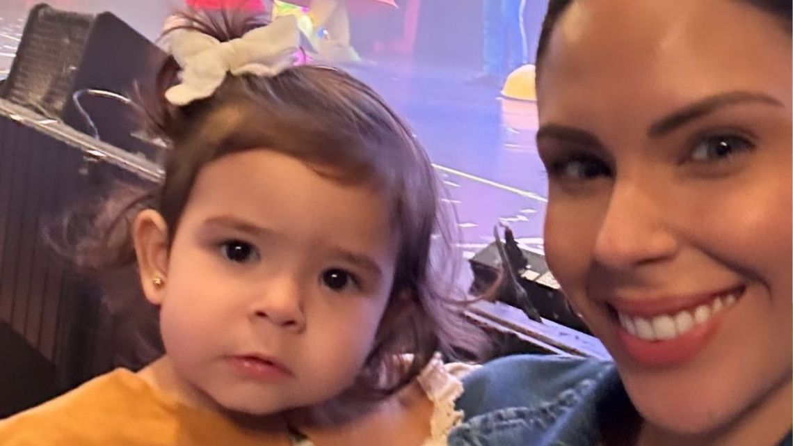 El tierno video de Sarah Burlando en el teatro | Caras