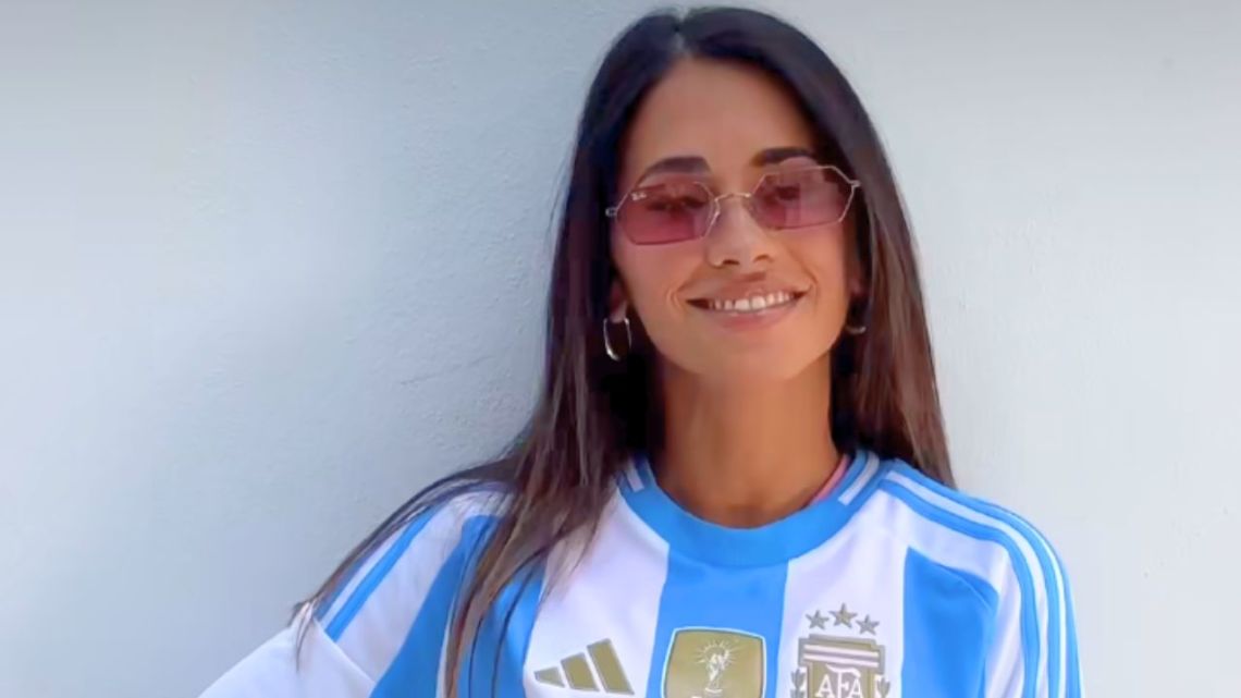 El look de Antonella Roccuzzo en los cuartos de final de la Copa ...