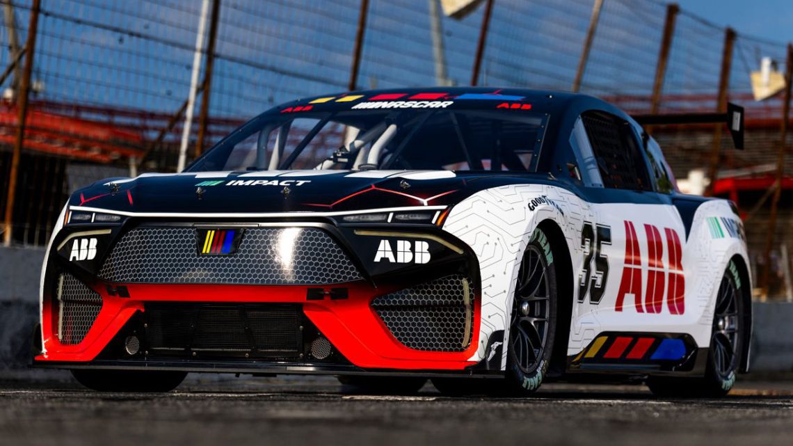 ABB y NASCAR presentaron un concept car de carrera 100% eléctrico ...