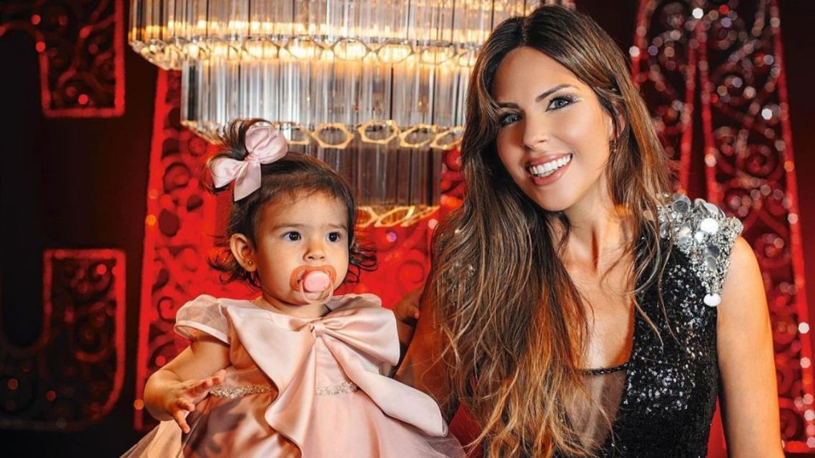 Barby Franco y Sarah Burlando combinaron sus looks para pasear por ...
