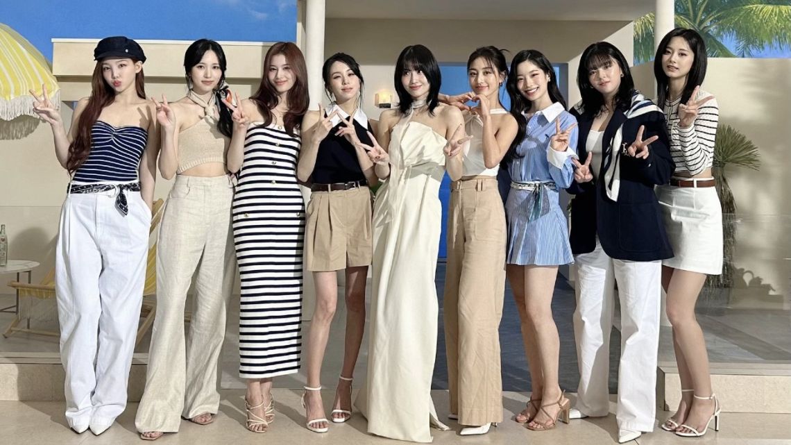 El grupo de K-Pop TWICE lanzó "DIVE", su nuevo álbum japonés | Exitoina