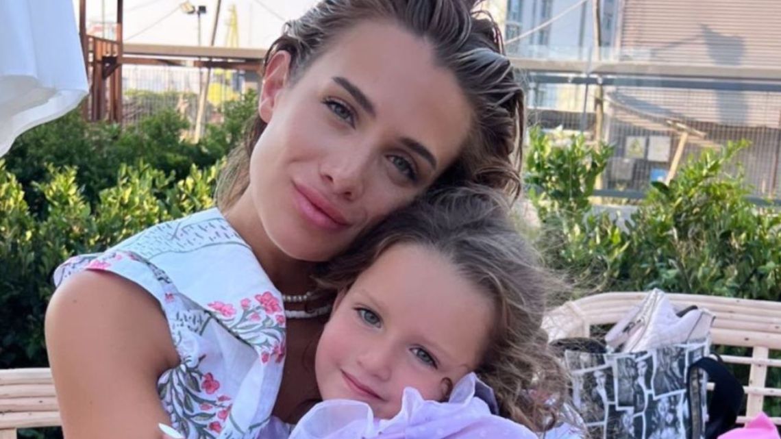 El look canchero de Francesca De Paul para el cumpleaños de su hermano ...