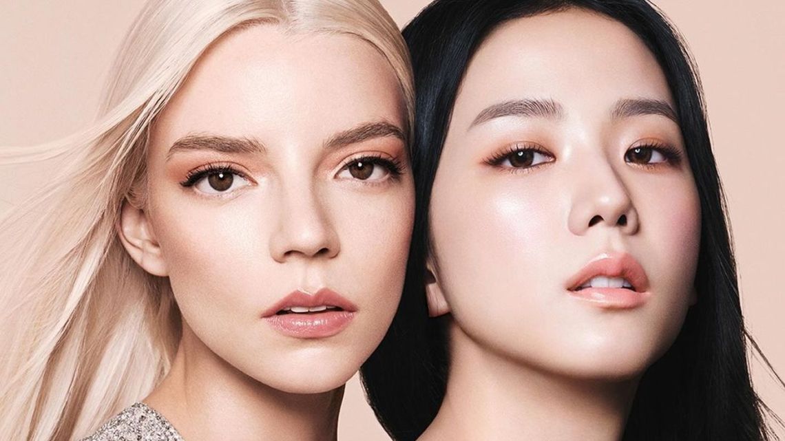 Jisoo, de BLACKPINK, y Anya Taylor-Joy impactan en la red con una nueva campaña juntas | Exitoina