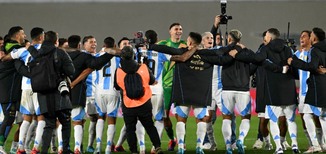 Argentina cruise past Chile in World Cup qualifiers after homage to Di ...