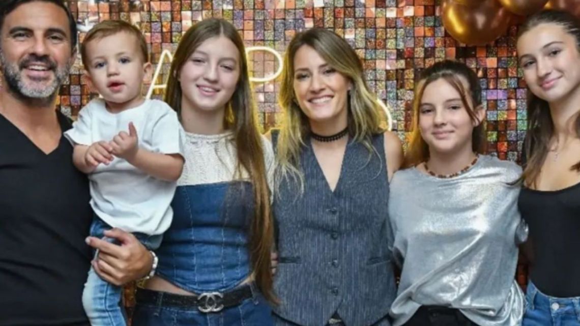 Indiana, Allegra y Sienna Cubero realizó un ritual con un árbol y Mica ...