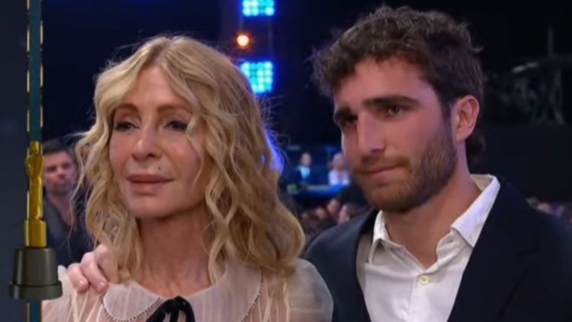 A qué se dedica el nieto de Cris Morena, Valentín, que fue viral en la ...