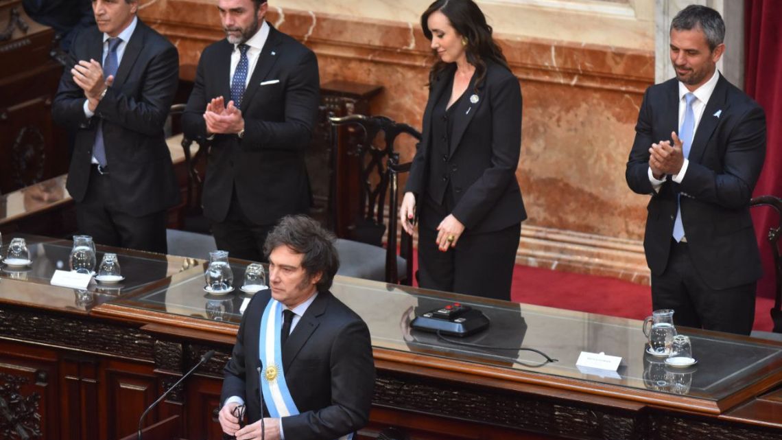 Con Menos Rating Del Esperado Milei Presentó El Presupuesto 2025 En El 1605