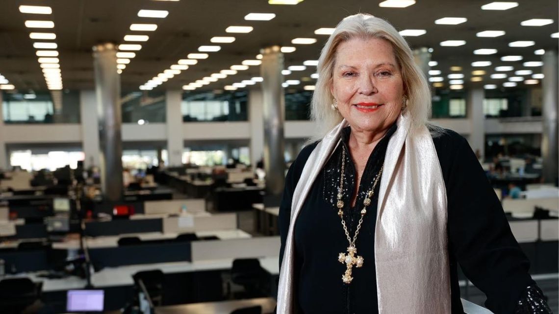 Dura crítica de Elisa Carrió: "Los que manejan los medicamentos ...