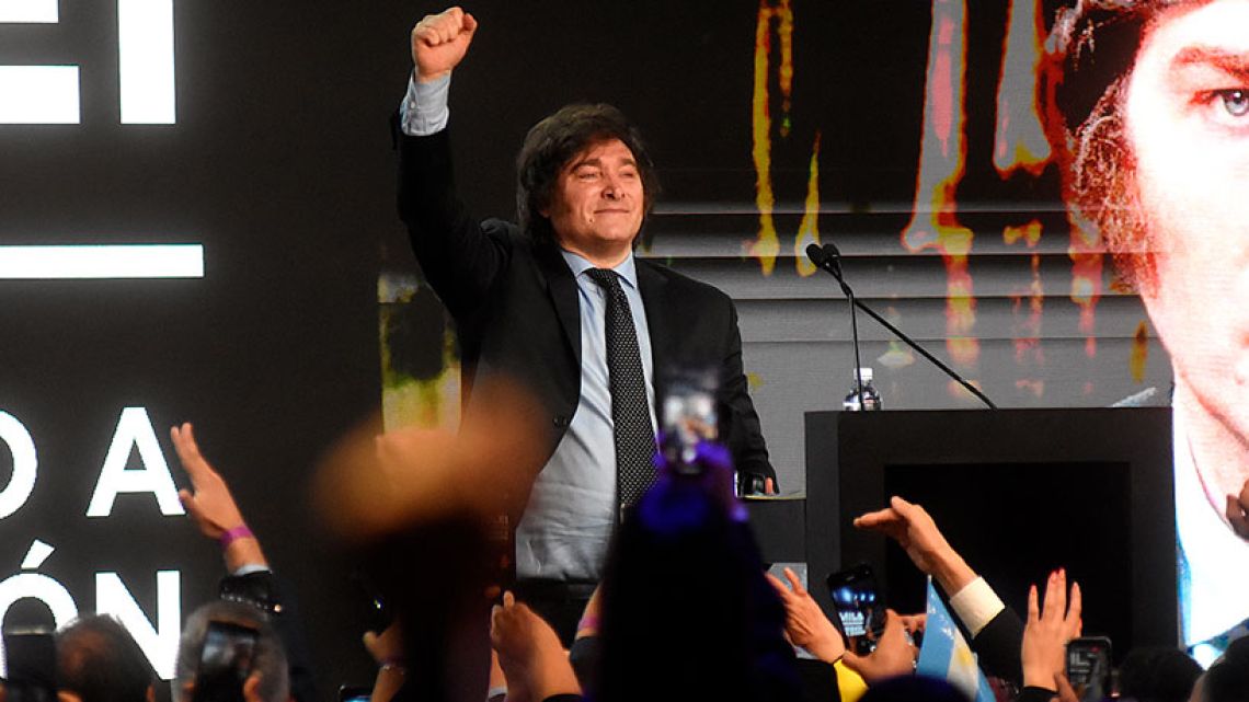 Milei festeja con sus “héroes” presentes y ausentes en Diputados | Perfil