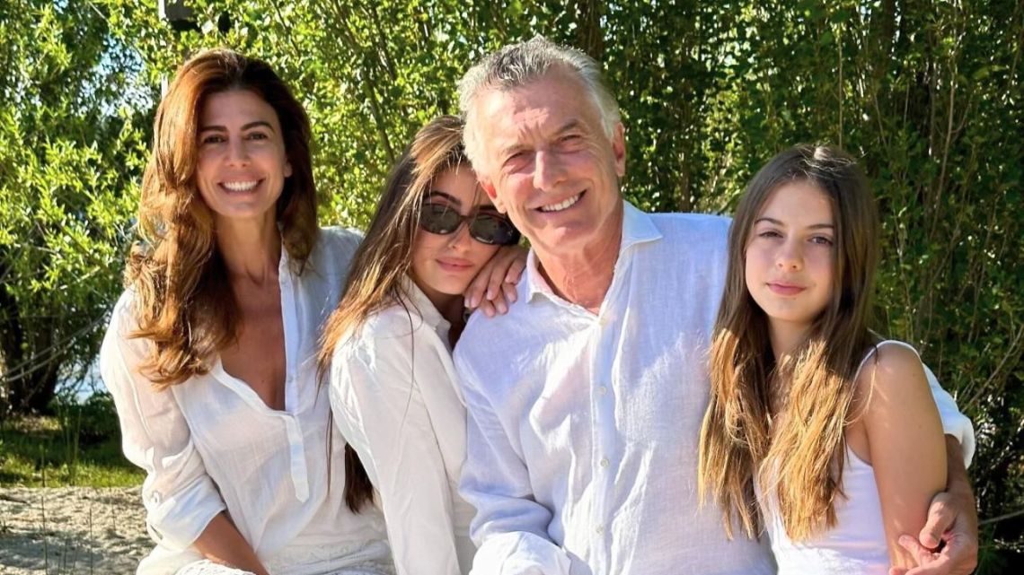 A sus 14 años, Antonia Macri debutó como modelo y Juliana Awada ...