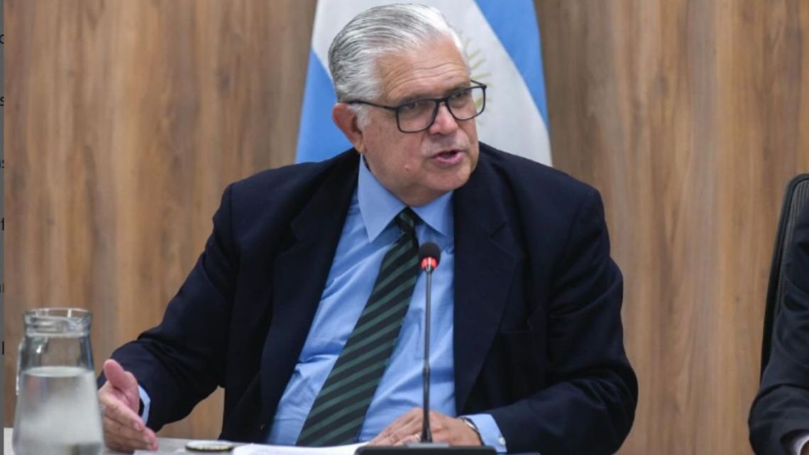 Ricardo López Murphy: "Nadie se explica cómo sobrevive la ciudad tras el golpe bucanero de ...