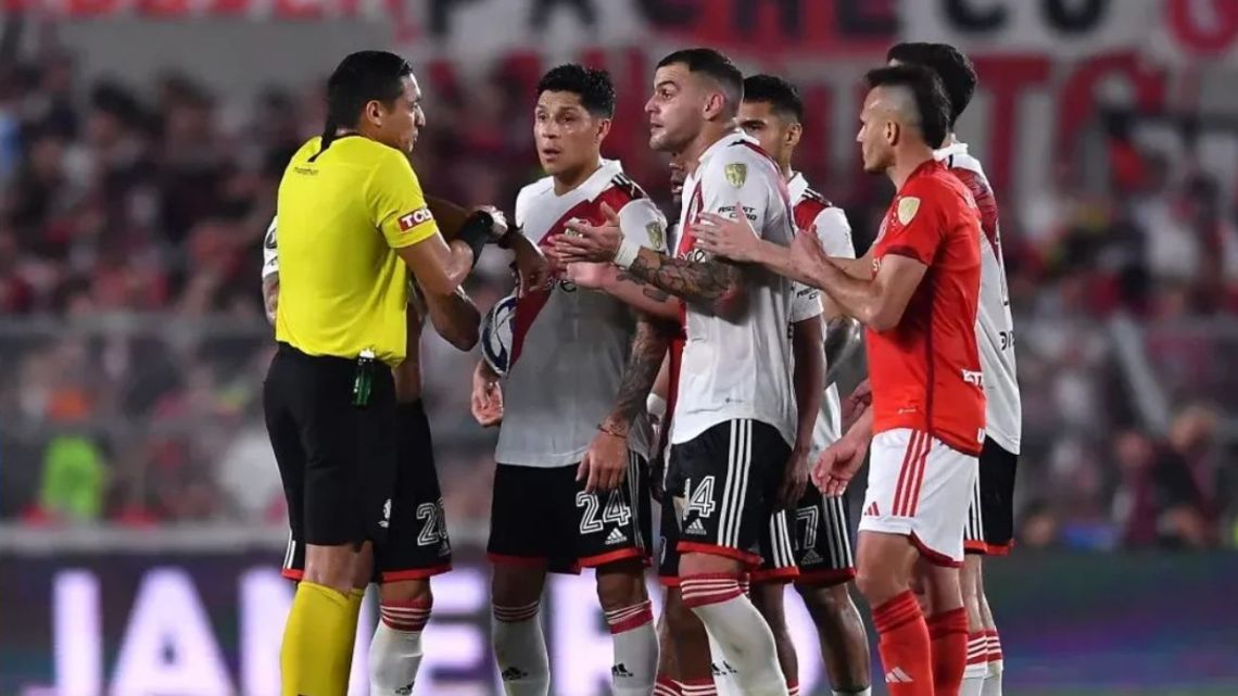Cómo le fue a River con Jesús Valenzuela como árbitro | 442