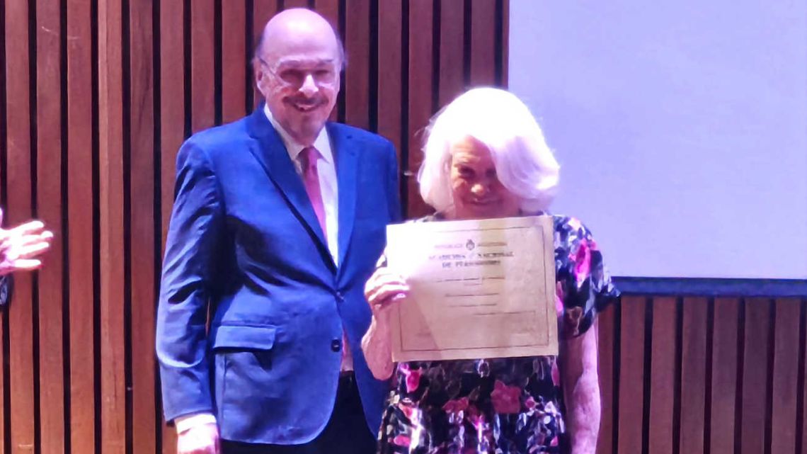 Mónica Cahen D'Anvers recibió el diploma de miembro honorario de la ...
