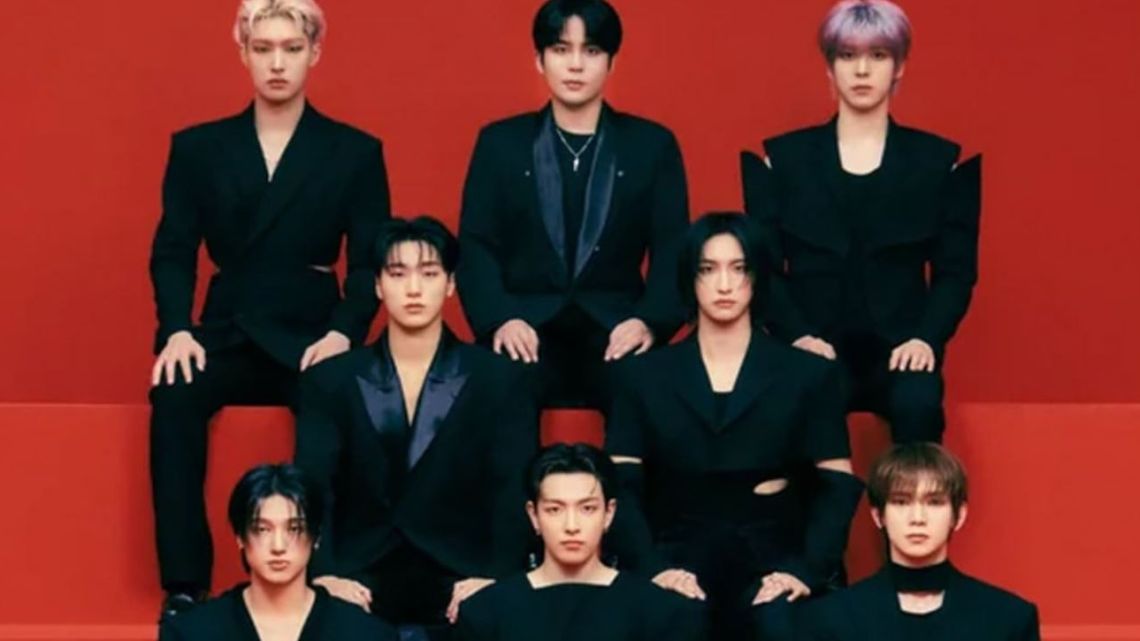 ATEEZ lanzó su nuevo álbum "Golden Hour: Part.2", y presentó el poderoso video de "Ice On My ...