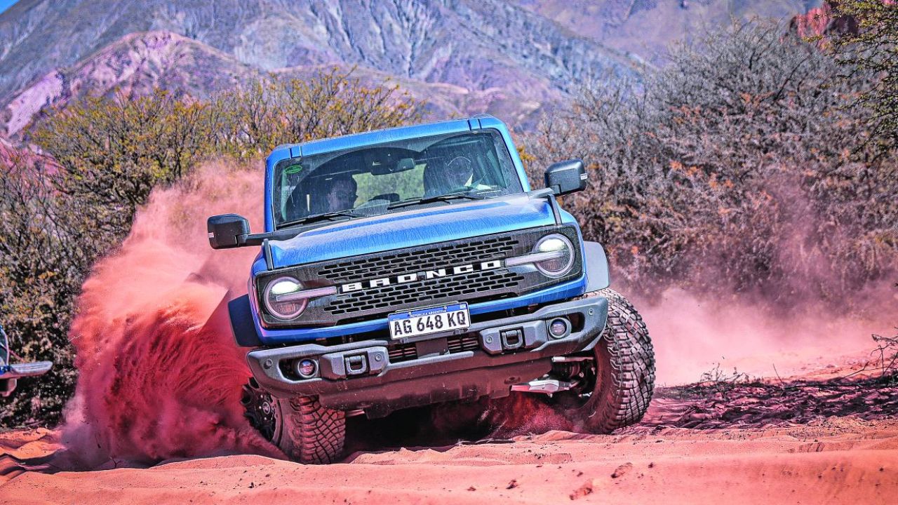 Ford Bronco V6 Wildtrack: un todo terreno inteligente | Weekend
