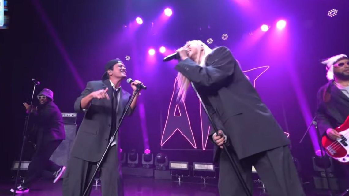 Rosé y Bruno Mars deslumbraron durante su presentación en los MAMA AWARDS 2024 | Exitoina