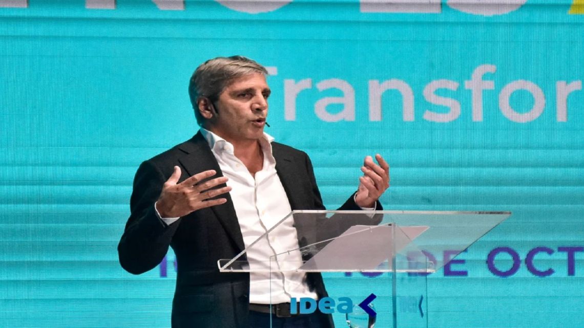 El ministro de Economía, Luis Caputo, afirmó que, “en 2025 se termina ...