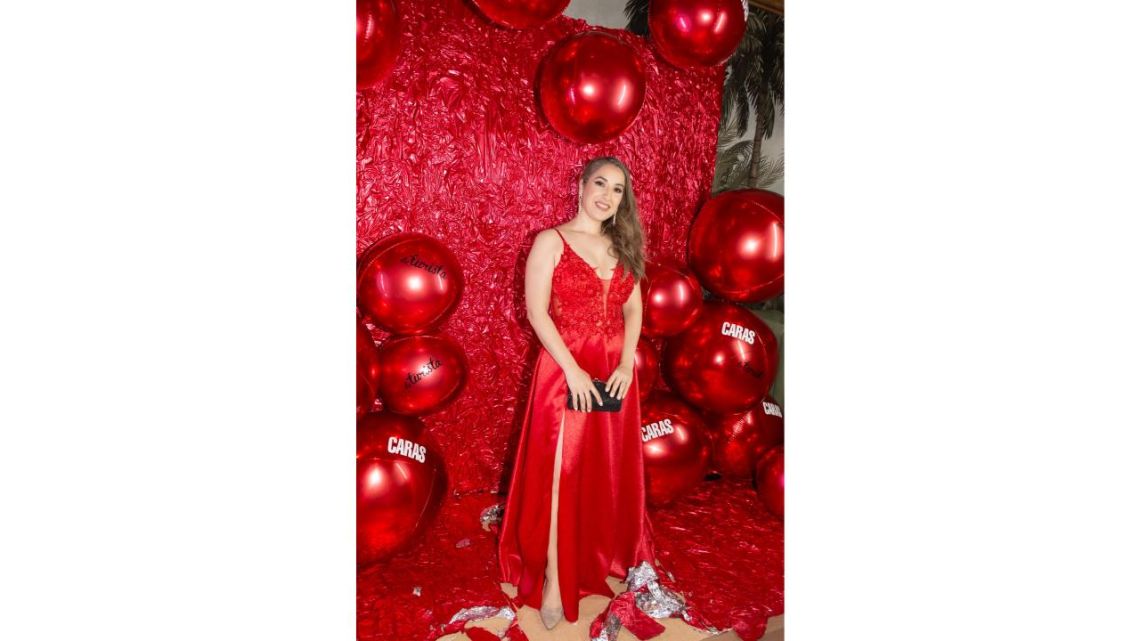 Elizabeth Juárez deslumbra en la gala de CARAS 2024 con su elegancia y ...