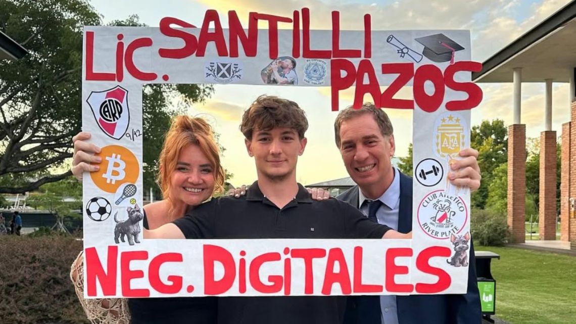 El hijo de Nancy Pazos se recibió y ella lo celebró junto a Diego Santilli, su expareja ...