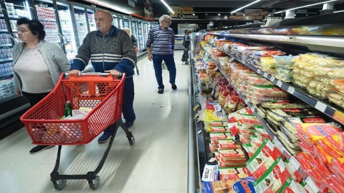 Crecieron las ventas en supermercados y mayoristas en noviembre, pero ... Crecieron las ventas en supermercados y mayoristas en noviembre, pero ...